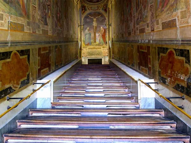 Vaticano abre la Escalera Santa por primera vez - ContraRéplica - Noticias