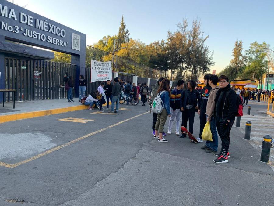 Encapuchados toman instalaciones de la Prepa 3 - ContraRéplica - Noticias