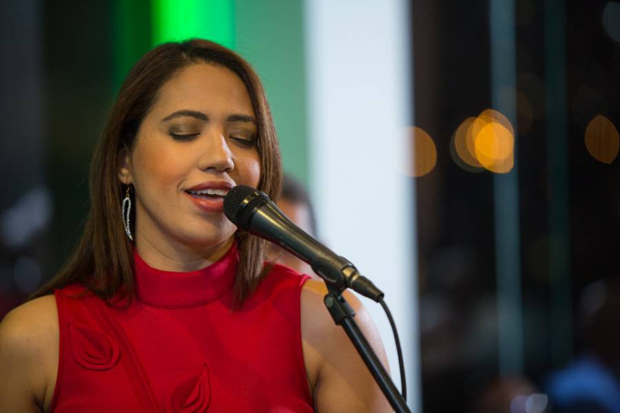 Dominicana Sabrina Estepan estrena álbum “SE”, un paseo por ritmos ...