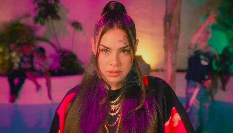 Joven española Ptazeta de camarera a estrella de la música urbana ...