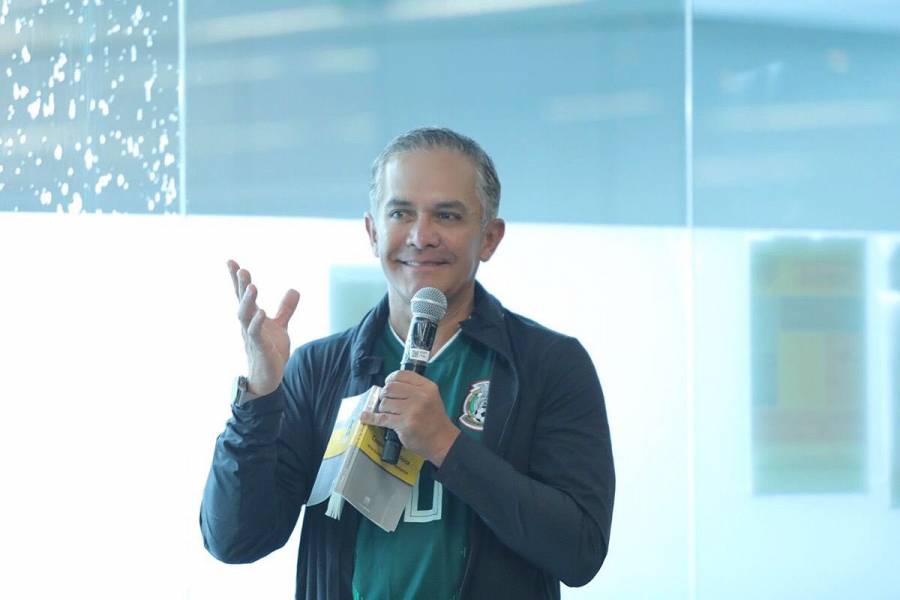 Mancera se pone la playera de la Selección Mexicana - ContraRéplica ...