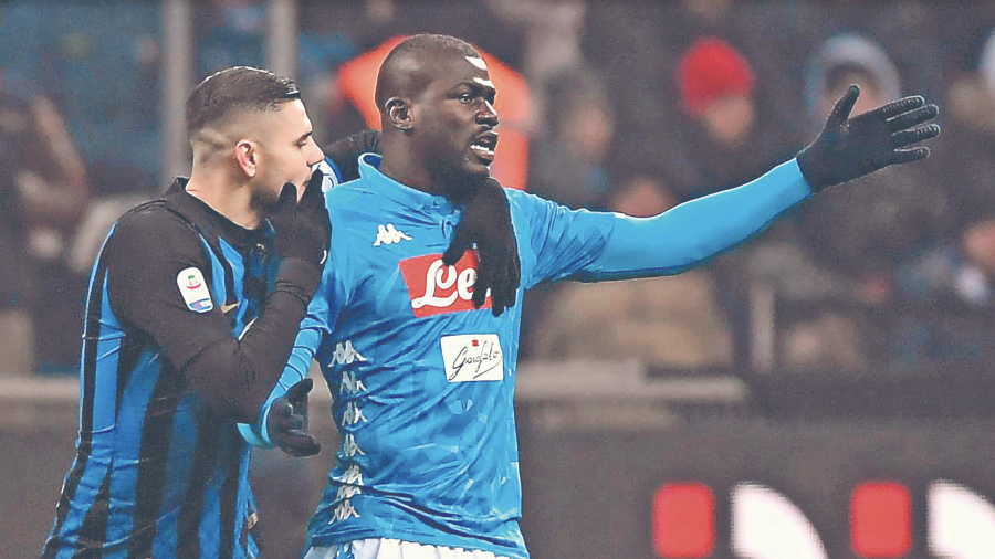 Defensa del Napoli, otro afectado por el racismo - ContraRéplica - Noticias